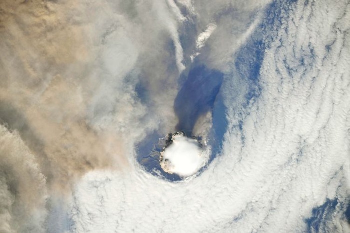 Stunning pictures of volcanic eruptions seen from space | Amusing Planet
